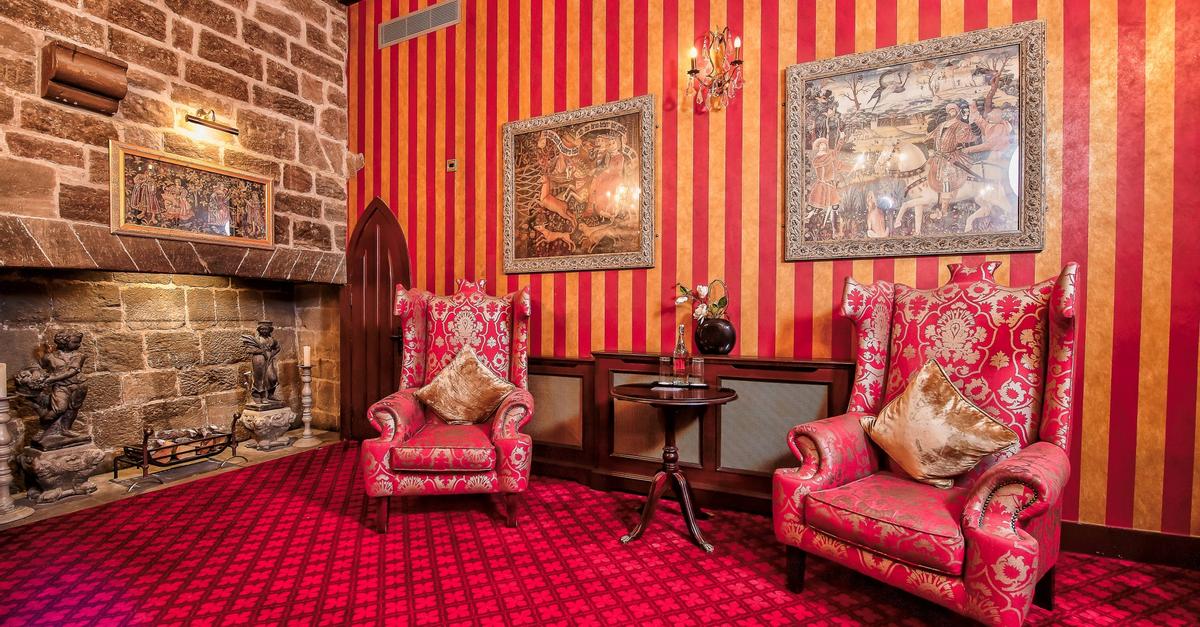 Feature Castle Bedrooms | LANGLEY CASTLE HOTEL